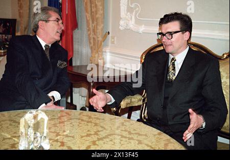 Vienna on February 22nd 1995: Austria's foreign minister Alois Mock (r ...