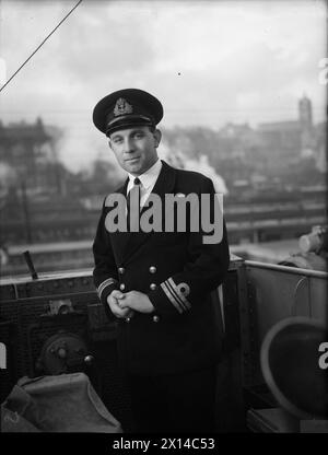 HMS REDOUBT. 14 DECEMBER 1942, GREENOCK. - HMS REDOUBT, Rotheram class ...
