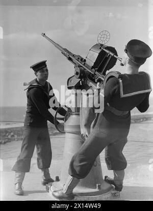 GUNNERY TRAINING. 3 OCTOBER 1940, BREAKWATER FORT, AT THE ENTRANCE TO ...