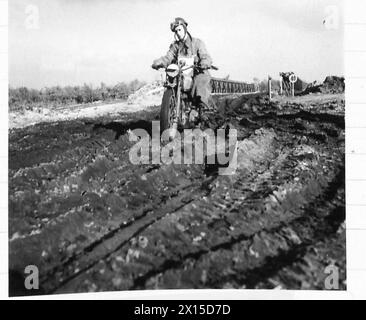 DESPATCH RIDER OF ROYAL CORPS OF SIGNALS. - The D.R. starts his ride ...