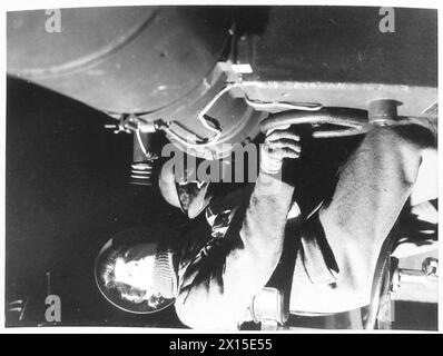 ATS ANTI-AIRCRAFT GIRLS AT NIGHT ACTION STATIONS - Telephinst giving ...