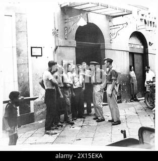 INVASTION OF ITALY : BRITISH SOLDIERS ESCAPE FROM P.O.W. CAMP - The two ...