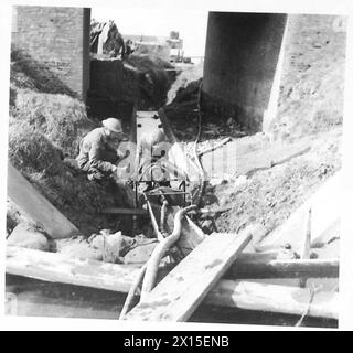 FIFTH ARMY : ANZIO BRIDGEHEADWATER SUPPLY AN ANZIO - Water runs from ...