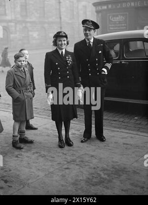 ALL NAVAL WEDDING. 10 JANUARY 1942, GREENOCK. THIRD OFFICER JOAN RUOFF ...