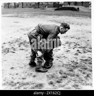 BASIC AND PURPOSEFUL PHYSICAL TRAINING - Starting position [two handed ...