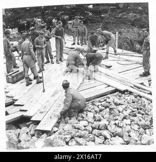 ITALY : EIGHTH ARMY BRIDGE MAKING - Sapper L. Faiers of Cirencester ...