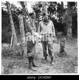 General Mark Clark visits British troops at the Anzio Bridgehead ...