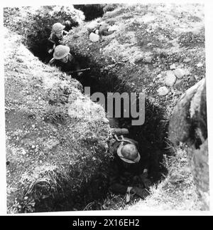 ITALY : FIFTH ARMY : BATTLE PATROL - The patrol sergeant having reached ...