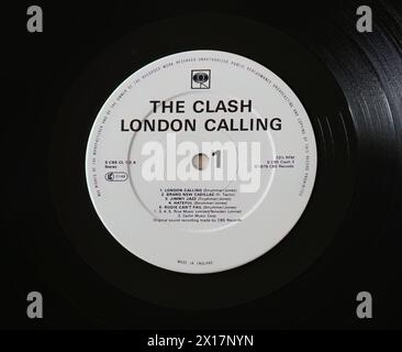 The Clash - London Calling - Vintage vinyl album cover Stock Photo - Alamy