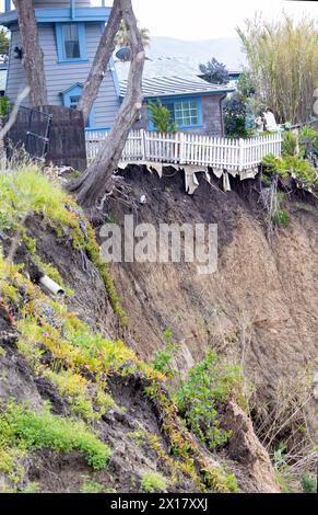 Erosion of Cliffside Endangering a Home Stock Photo - Alamy