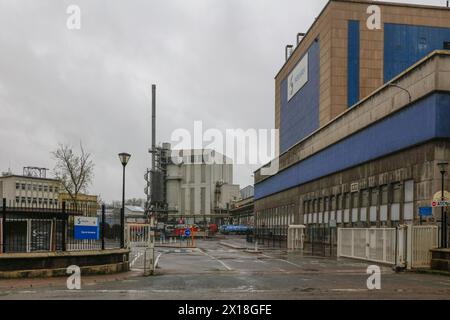 Solvay chemical plant for the production of bicarbonate and carbonate ...