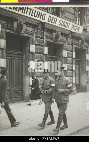 July Revolt, mayor Charles Seitz in the car standing, on the ...