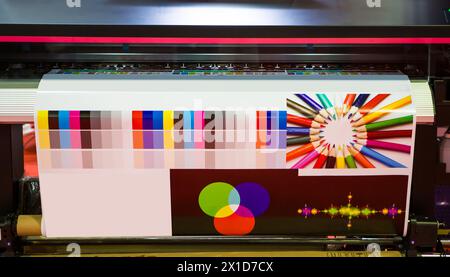 Wide format digital ink jet printer Stock Photo - Alamy