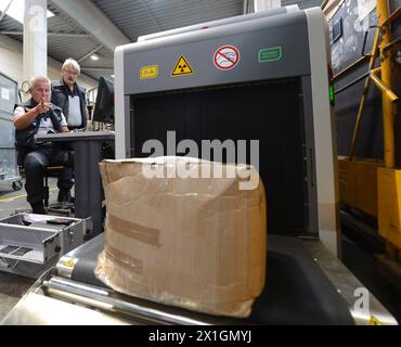 Feature pictures on the topic of customs and customs control: Customs ...