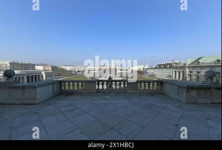 Hitler on the balcony of Vienna city hall, 1938 Stock Photo - Alamy