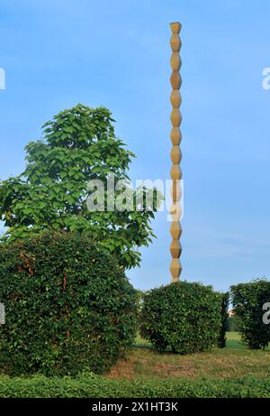 The Infinity Column, Sculptural Ensemble of Constantin Brancusi at ...