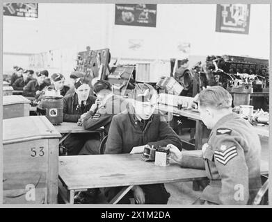 FLIGHT ENGINEERS IN TRAINING : - 12466 Picture (issued 1944) shows ...