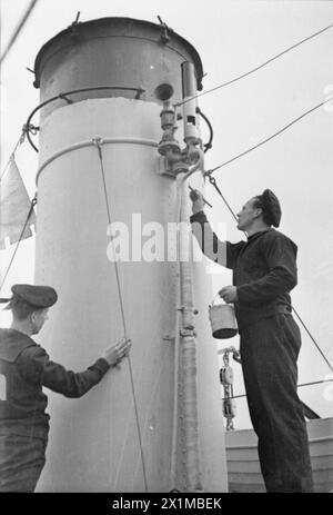 DUTCH SHIPS SERVING WITH THE BRITISH FLEET. 1941. - The guns crew of ...