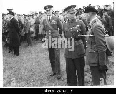 THE KING SEES PARACHUTE TROOPS IN ACTION - The King watching the ...