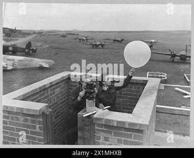 Leading Aircraftwoman Grace Cook of Kensington measures twelve-hour ...