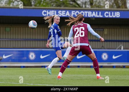 Chelsea's Aggie Beever-Jones (left) and Crystal Palace's Ashleigh ...