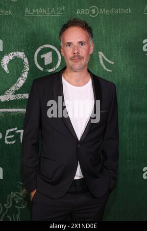 ALMANIA - Staffel 2 Premiere David Gruschka Regisseur und Phil Laude ...