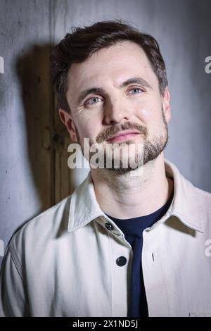 ALMANIA - Staffel 2 Premiere Phil Laude Rolle: Lehrer Frank Stimpel ...