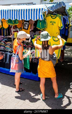 People Choosing/Buying Clothes At The Ipanema Sunday Market (Hippie ...