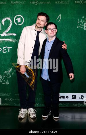 Phil Laude und Tim Alberti bei der Premiere der 2. Staffel der ...
