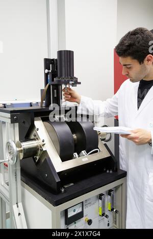 MicroMag Vibrating Sample Magnetometer VSM, Advanced physical ...