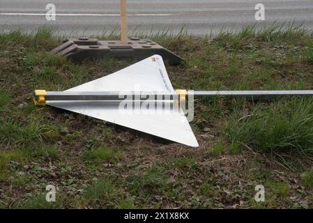 traffic management and road signs, visual information and warnings in ...