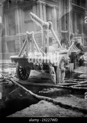 Frozen fire apparatus, Equitable fire Stock Photo - Alamy