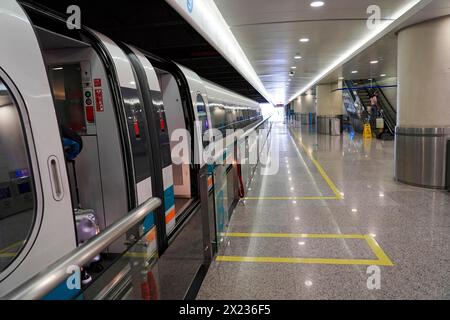 Shanghai Transrapid Maglev Shanghai maglev train stop train station ...