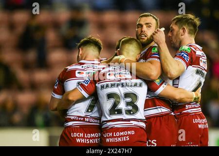 Ryan Hampshire of Wigan Warriors scores a try during the Betfred Super ...