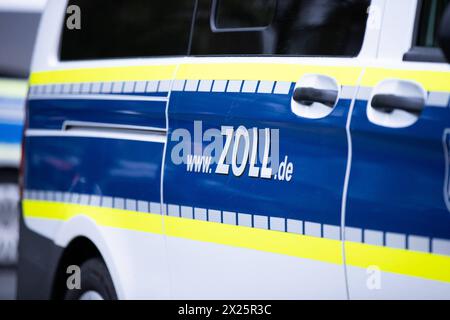 Ein Zollfahrzeug - Zoll *** A customs vehicle Customs Stock Photo - Alamy