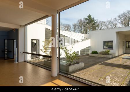 Living room, Villa Savoye at Poissy, France, modernist architectural ...