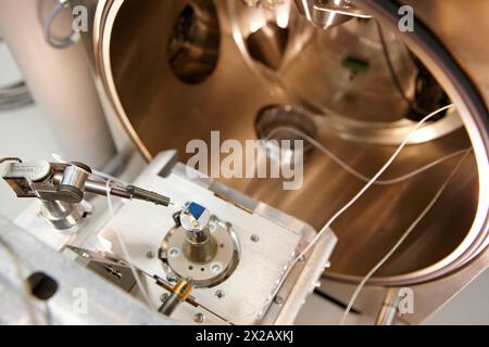 Liquid microdispenser for ESEM, Analysis of nanostructures and ...