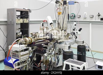 Scanning tunneling microscope to measure the electronic, mechanical and ...