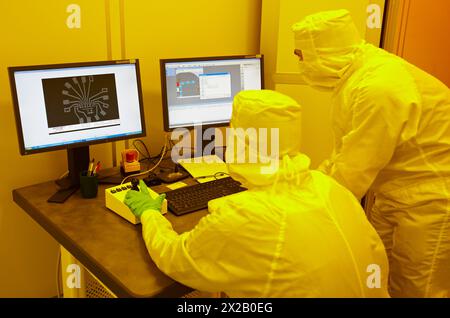 Checking with an electron microscope the results of an e-beam ...