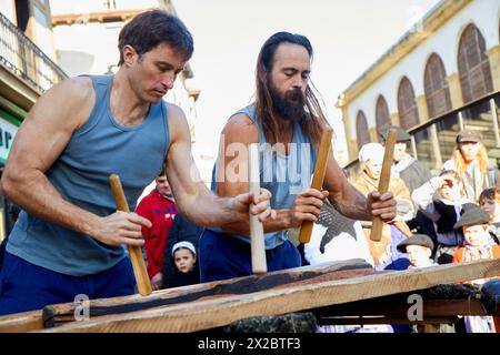 Txalaparta (Basque typical wooden percussion instrument), Feria de ...