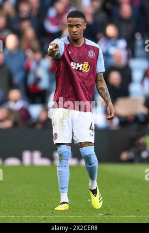 Ezri Konsa of Aston Villa gives Youri Tielemans instructions during the ...