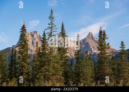 Incredible view of Three Sisters in Canada, Banff National Park with ...