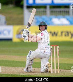 Ben Cox in batting action for Worcestershire during Essex CCC vs ...