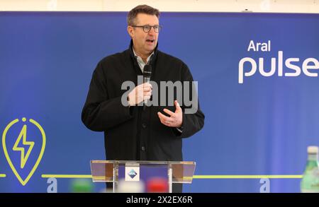 Eröffnung der neuen Lkw-E-Ladestation auf der Aral-Tankstelle an der ...