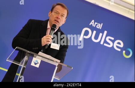 Eröffnung der neuen Lkw-E-Ladestation auf der Aral-Tankstelle an der ...