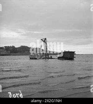 AT HMS APPLEDORE, DEVON. JUNE 1945, ACTIVITIES OF THE NAVY'S LANDING ...