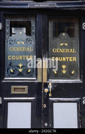 Doors of The Seven Stars pub, Holborn, London Stock Photo - Alamy