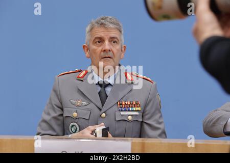 Generalleutnant Alexander Sollfrank, Kommandeur des Joint Support and ...