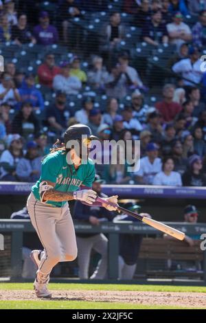 Seattle Mariners shortstop J.P. Crawford signs autographs during spring ...