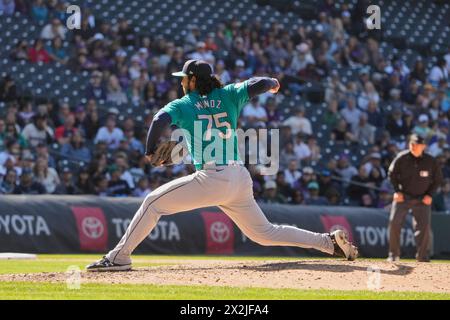 Seattle Mariners pitcher Andrés Muñoz throws against the Los Angeles ...